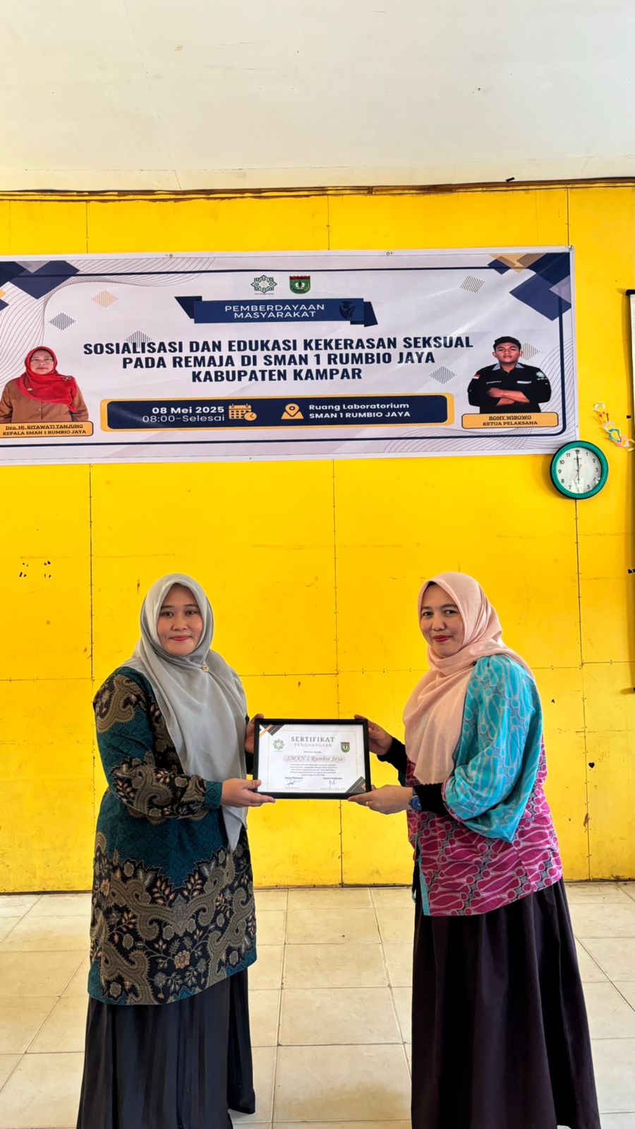 Pemberdayaan Masyarakat: Sosialisasi dan Edukasi Pencegahan Kekerasan Seksual di SMAN 01 Rumbio ...